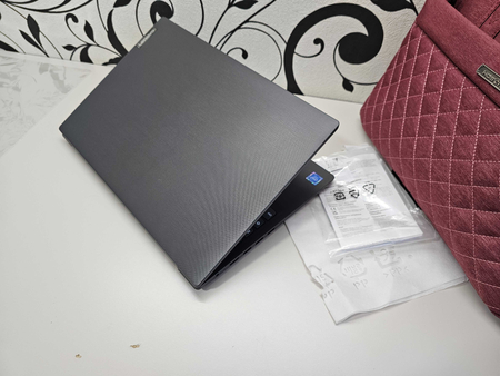 ПРОДАМ ASUS Vivobook 15 Ноутбук Core™ i5 13-ПОКОЛЕНИЯ/8GB/512SSD/15.6