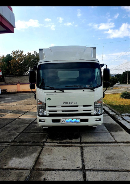 isuzu NPR 82 L CNG furgon