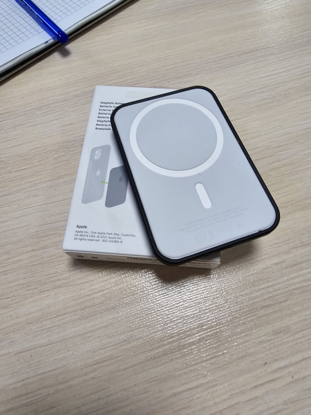 Apple MagSafe Battery павербанк, оригинал, с чехлом в комплекте