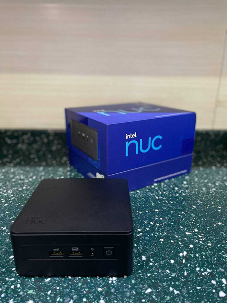 Intel NUC - компактный мини-ПК в отличном состоянии