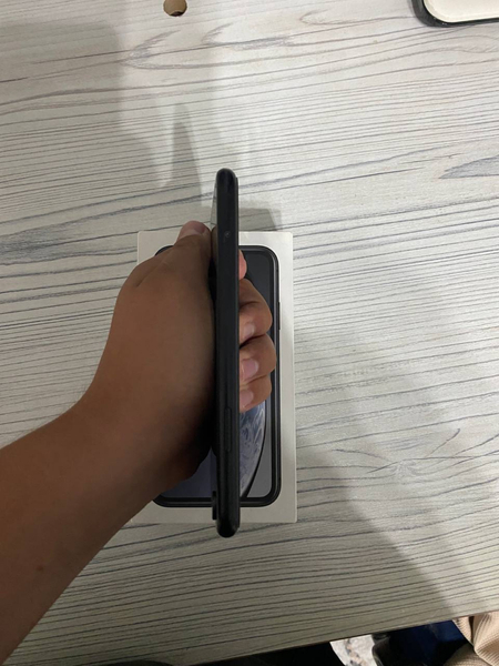 Iphone Xr 128 gb 75% batter