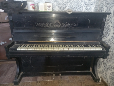 Piano satiladi 800.000