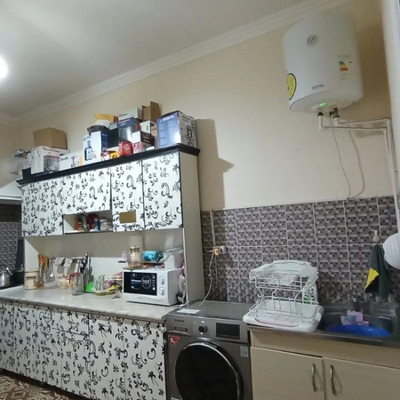 1 xonali 3 qavatli domning 3 qavatida joylashgan kvartira sotiladi. Ma