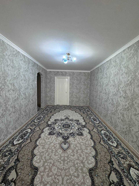 2 xonali 1-qavat  4 qavatli  ponelniy dom 56m²