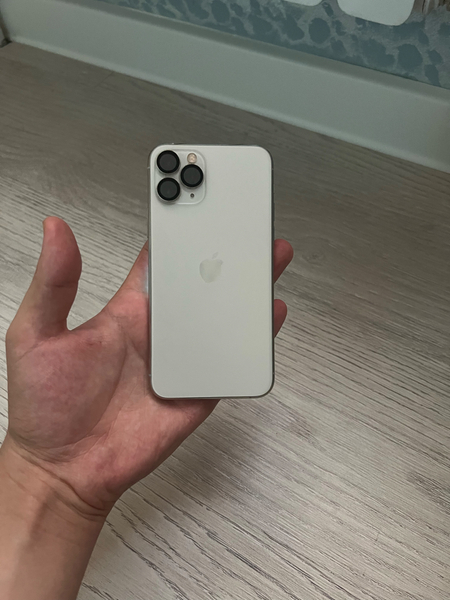 Iphone 11 pro  yomkist 72% xechqati alishmagan 256 gb lk karob dak yuq