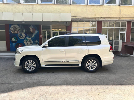 Продам свой Land Cruiser 200 4.6L в идеальном  состоянии