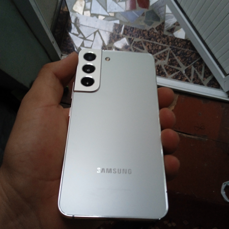 Samsung gallaxy S22 ideal