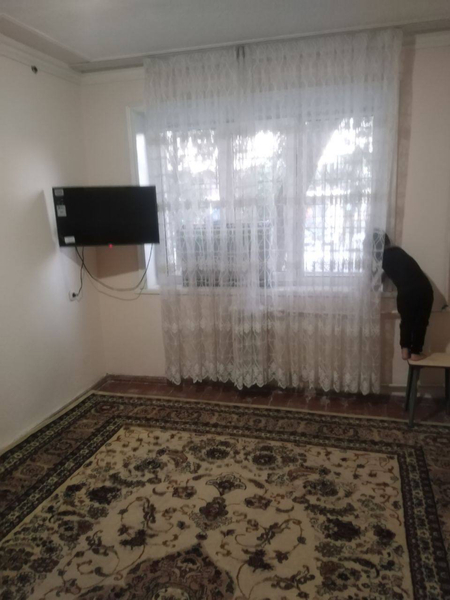 Шота Руставели южнидан тушганда 1 хона 1 этаж 4 этажка дом любойига