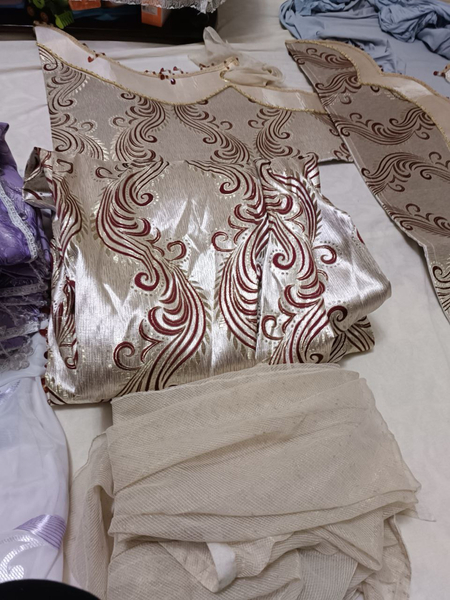 Ikkta xonani pardasi sotiladi