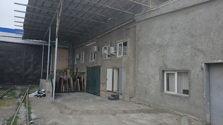 Продаётся производственной здание склад Жоме куруг 2400кв.м.