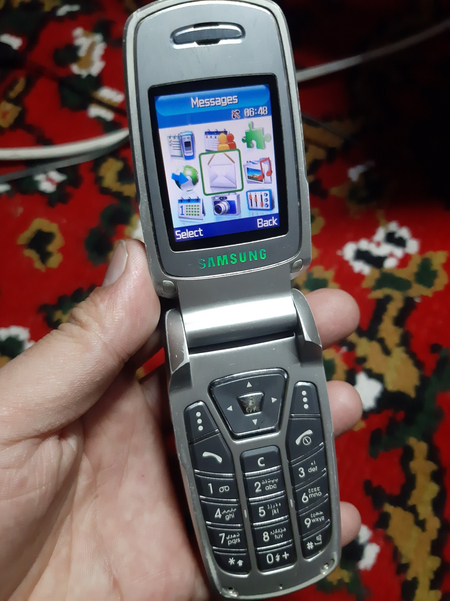 Samsung SGH-E720 Суперфункциональная и музыкальная раскладушка