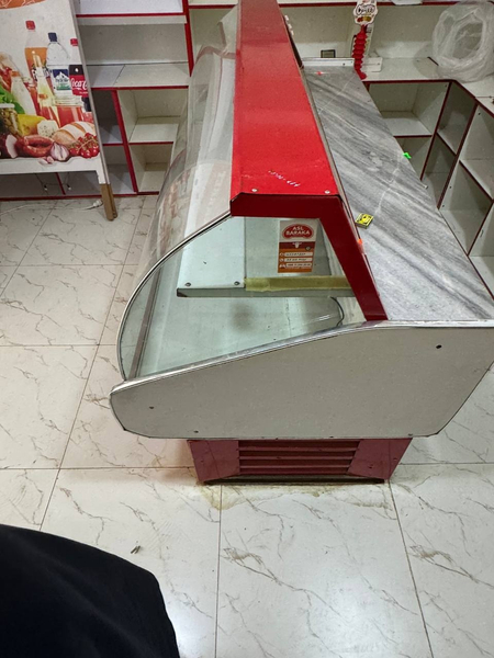 Продам Витринный холодильник 2 метра в длину\\n\\nВ идеа