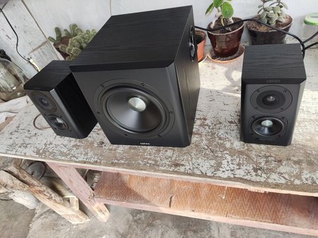 Продаю Edifier S351DB