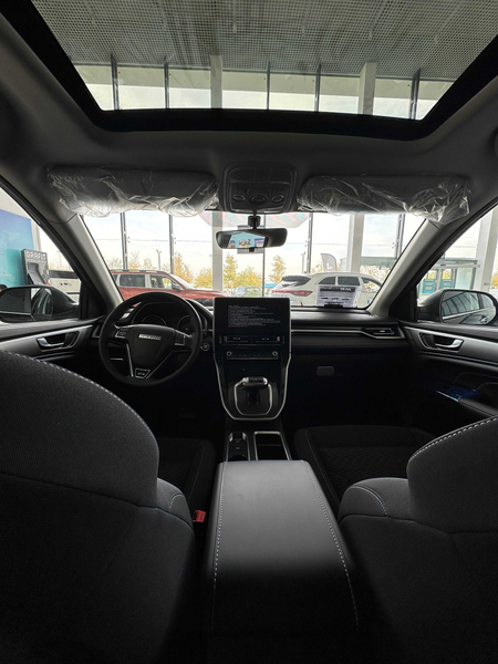 HAVAL M6 Premium Samarqandagi avtosalonda