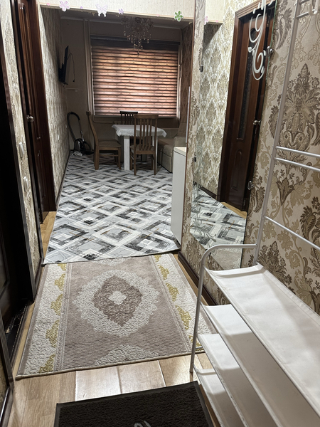 Одна комнатная квартира, локатция в Яккасарае. 450$ в месец