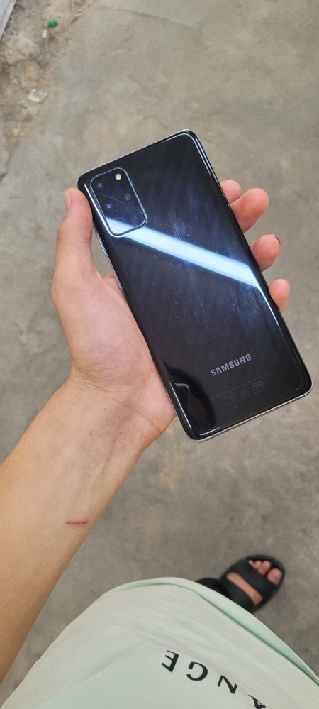 Samsung Galaxy S20+ ishlashi zor