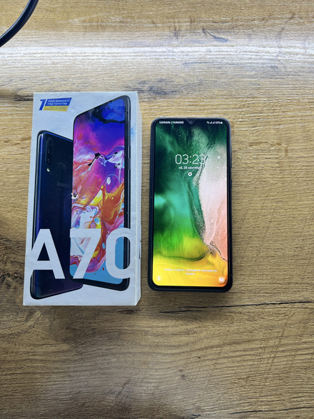 Продается Samsung Galaxy A70. 6/128