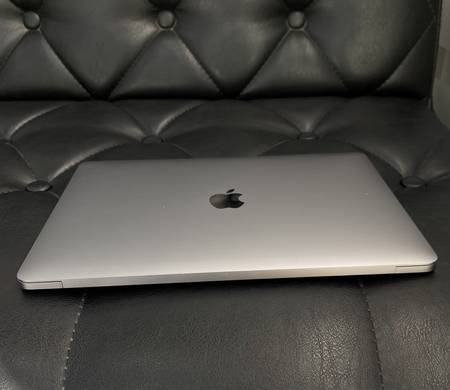 Apple MacBook Pro M1 2020 года 8/512 GB в хорошем состоянии