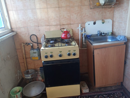 Ижарага куйамиз 3хонали центр MEROS oldida