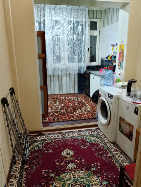 Qora qamish 2/4 2 xona 1 etaj evro remont srochna