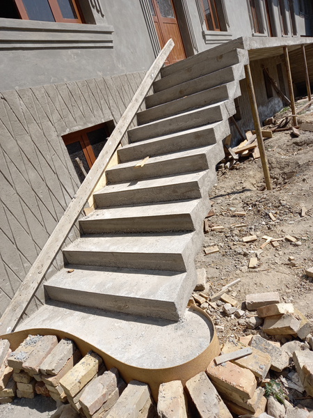 Beton zinapoya..