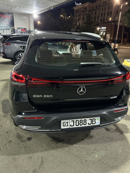 Mercedes Benz EQA 260