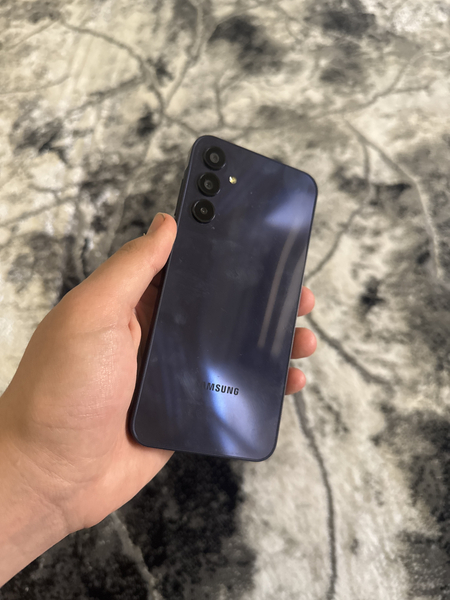 Samsung A15 satiladi