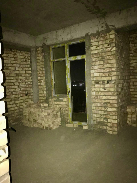 Продается  квартира коробка своя 62 квадрат