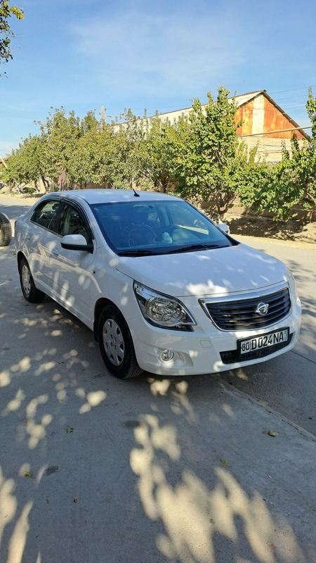 Cobalt R4 mashina