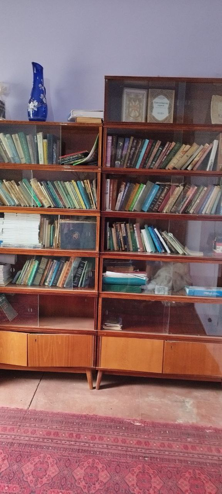 Продаётся книжный полки