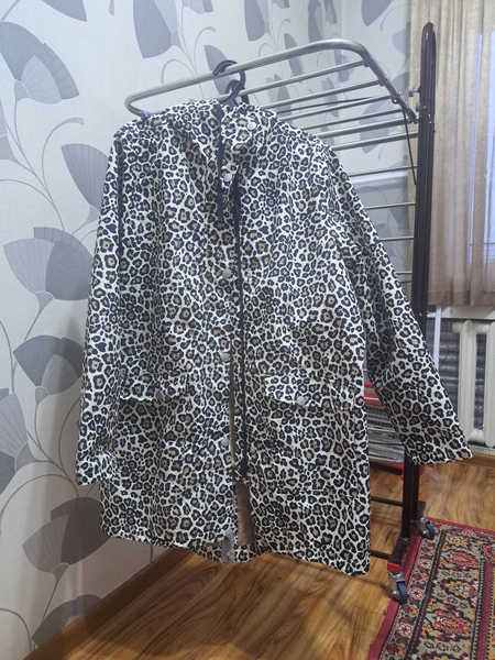 Плащ женский от дождя.