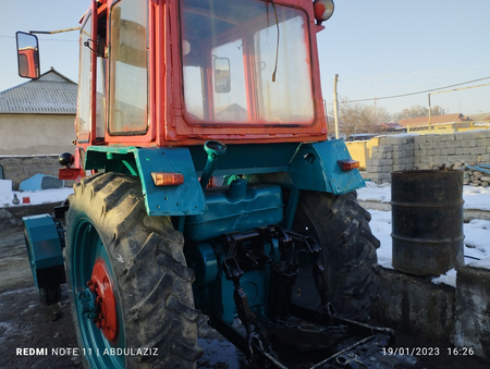 Traktor yumz sotiladi holati yahwi holda iwlab turgan tehnika rul gidr