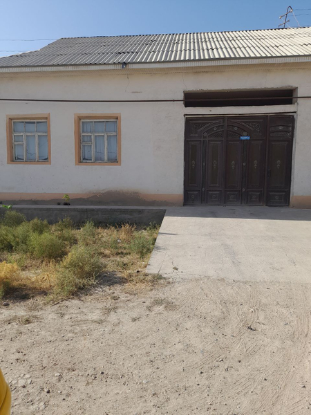 Uy sotiladi  hovli