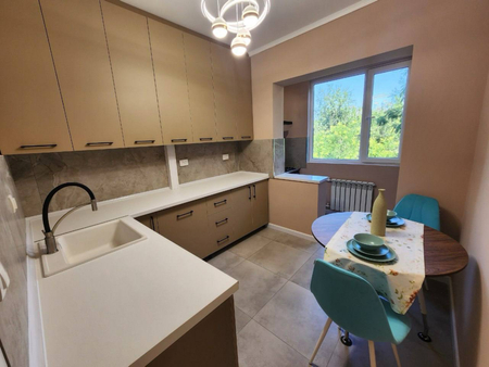 Продается квартира в Центре  Ц-6  2/4/9
