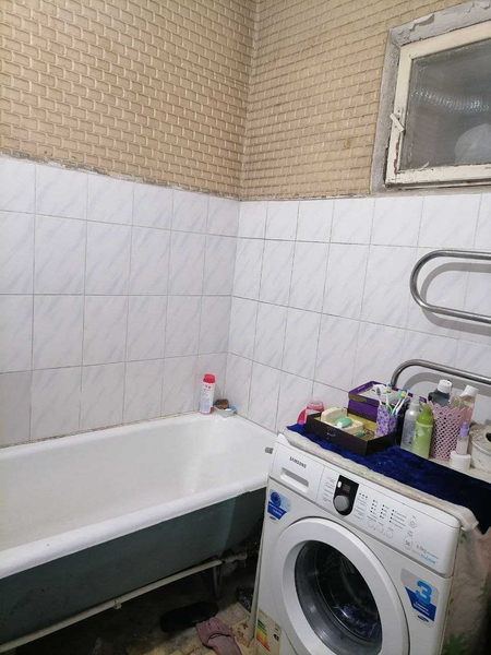 продается квартира 2-х комн. перед в 3-х.  Юнусабад 18. 4\4.  кирпич