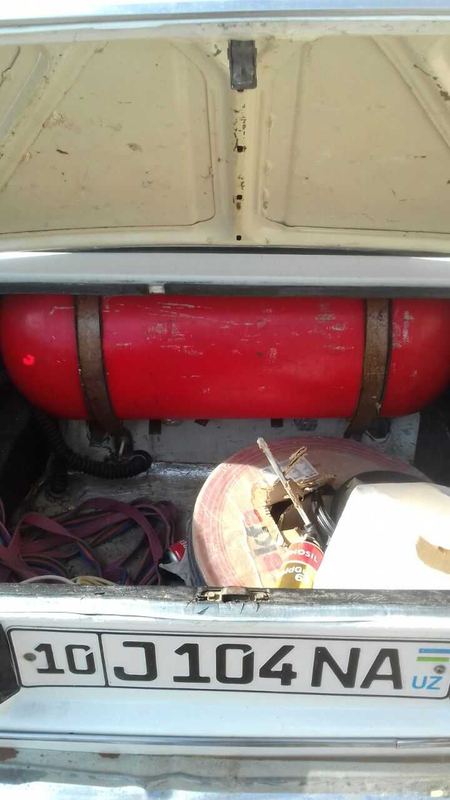 Vaz 21 06 sotiladi metan gazda
