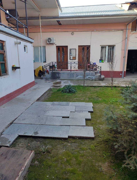 Продается дом в Мирзо Улугбекском районе ( Циолковский )