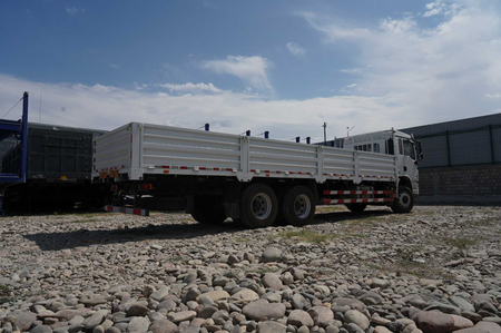 Бортовой SHACMAN L3000