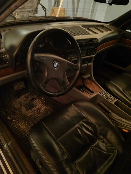 BMW - 735 Седан 1991г.