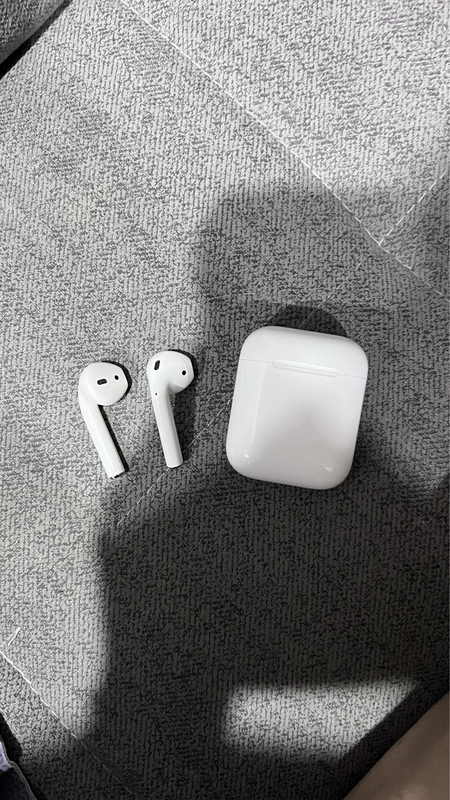 Продается Apple airpods 2.1 оригинал срочно!