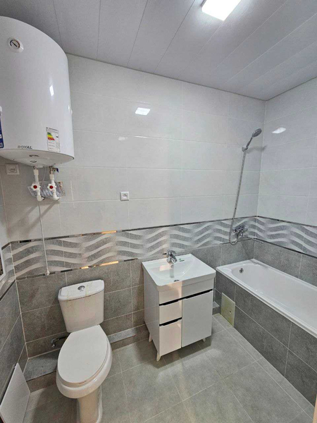 2 xonali 72m² 8-qavat sotiladi.