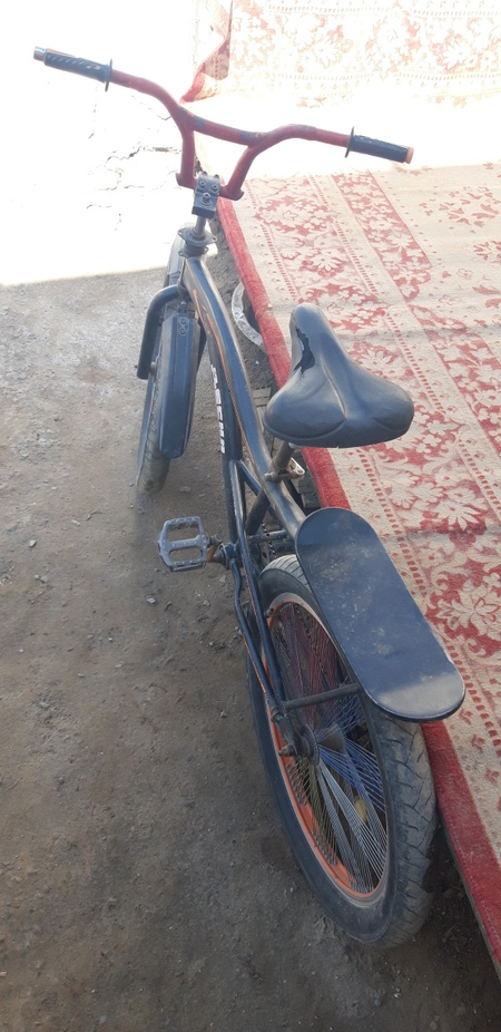 Velaseped sotiladi