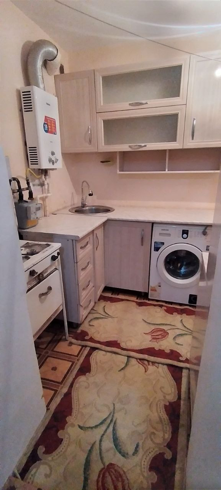 Продаётся Чирчик 1ком Раддом 1этаж
