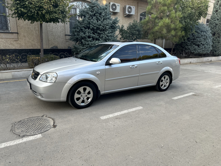Lasetti 1.6 bezinda ideal