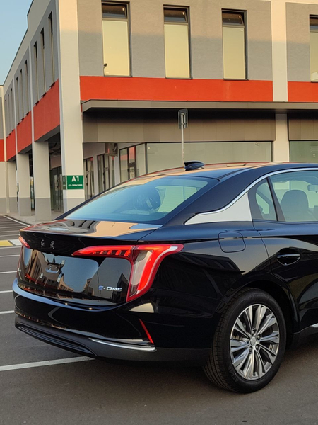 Hongqi eqm5 500km nasiya savdoga bor
