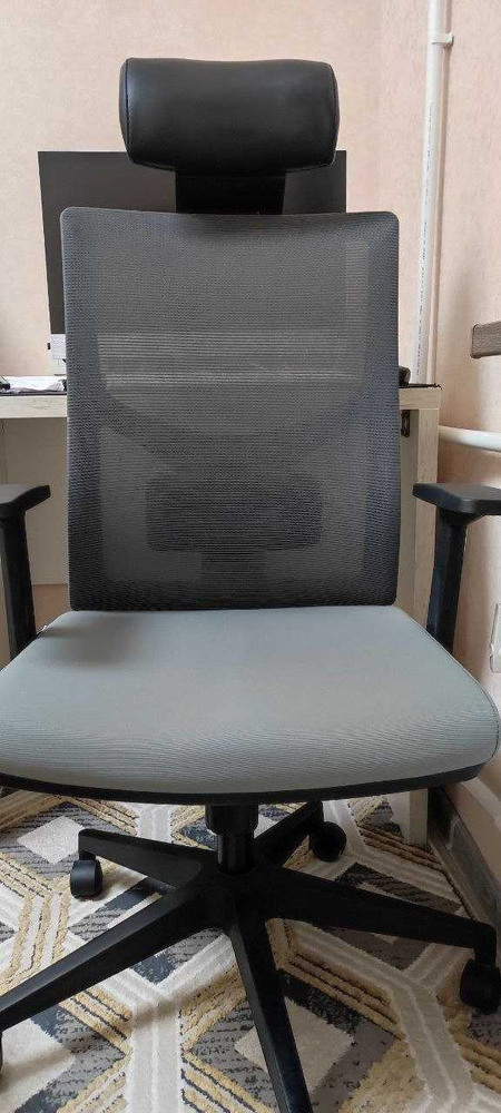 Ofis uchun kreslo sotiladi