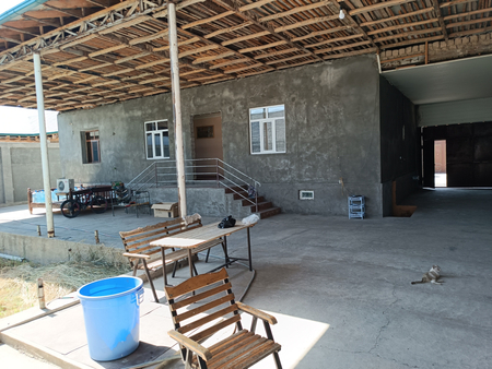 Uy sotladi 7.5 sotx 12 ta hona hilati yaxwi