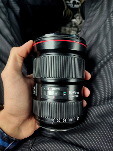 Canon EF 16-35mm f/2.8L III USM  sotiladi