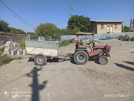 Mini traktor ekanamichni 2 tonnagacha yuk tashiydi