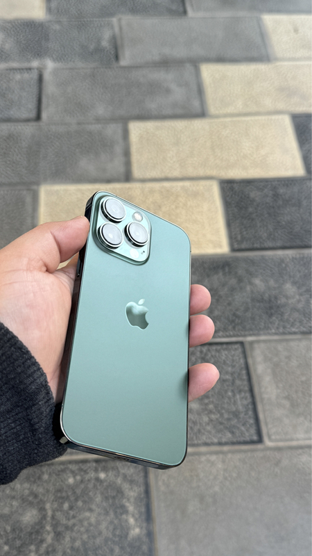 Iphone 13 pro green